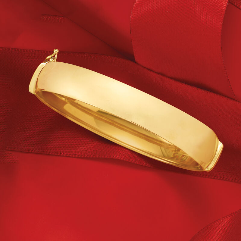 Italian 14kt Yellow Gold Bangle Bracelet. 8"