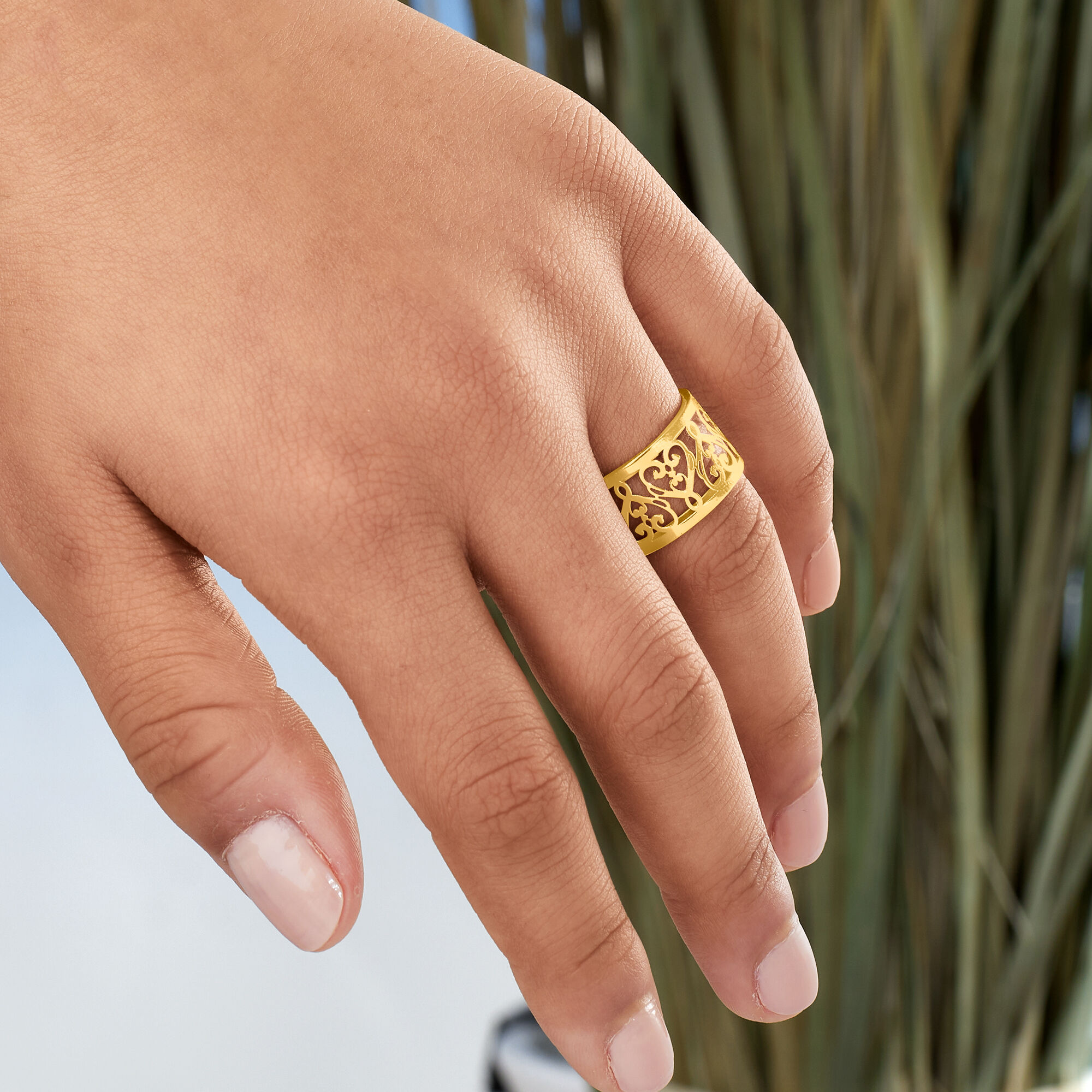 Gold band of hearts ring store