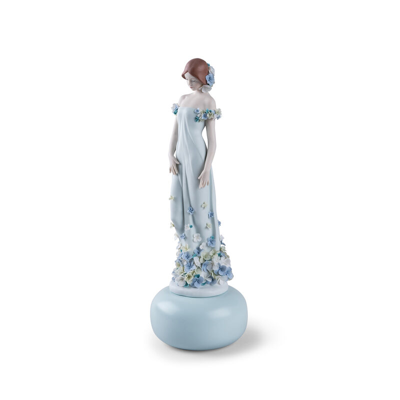 Lladro Haute Allure Refined Elegance Figurine - Limited Edition | Ross ...